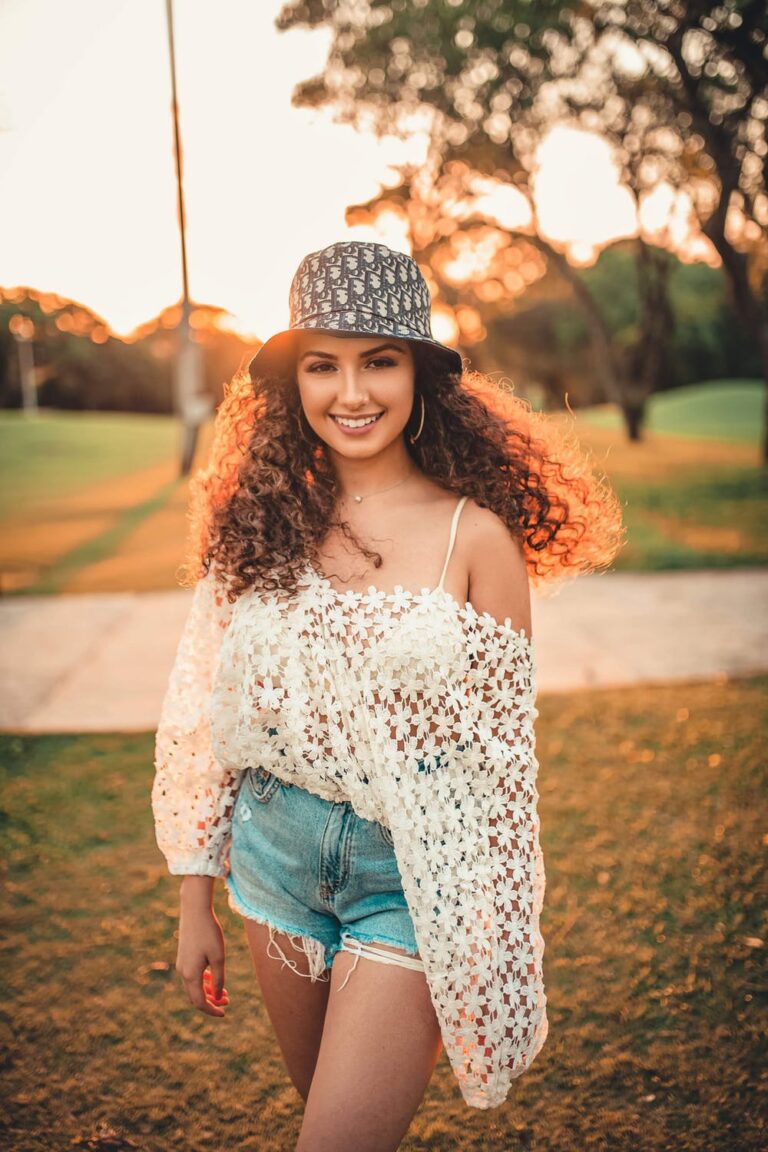 How To Wear Bralette | 8 Best Bralette Outfits For An Everyday Look ...